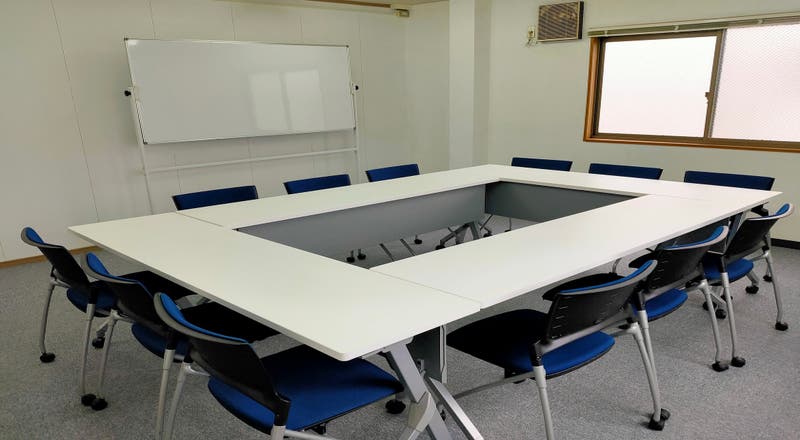 スペース「KARIBA」JR野洲駅2分 WiFi無料 向かいコインパーキング 会議・セミナー・各種教室に最適！