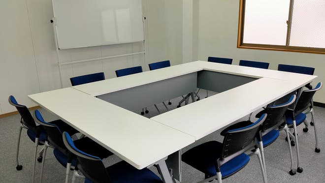 スペース「KARIBA」JR野洲駅2分 WiFi無料 向かいコインパーキング 会議・セミナー・各種教室に最適!の写真1