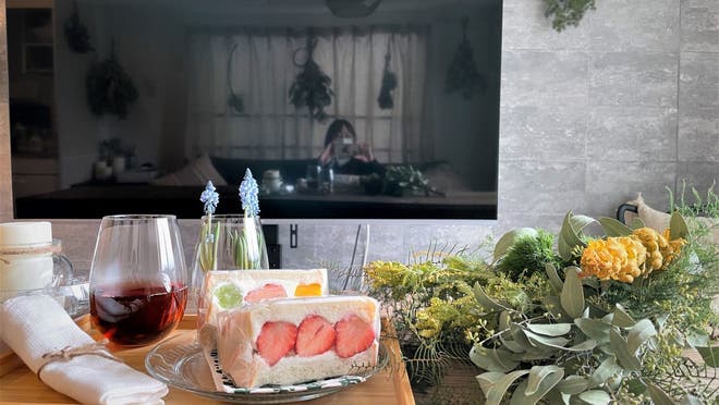 下北沢駅3分♪ 65型TV📺とBlu-ray・fireTVで動画鑑賞✨光WiFi 💖推し会女子会、ホムパ、Web会議やビジネスにの写真3