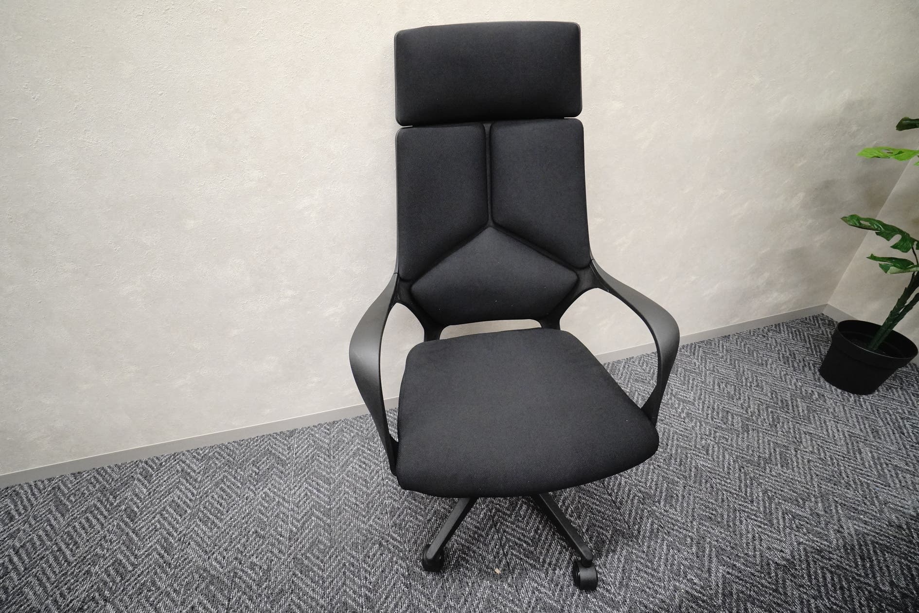 ＜小田急海老名貸し会議室A＞海老名駅徒歩2分！新築大型オフィス内✨10名収容！Wi-Fi/モニター無料！会議/セミナー/研修の写真5