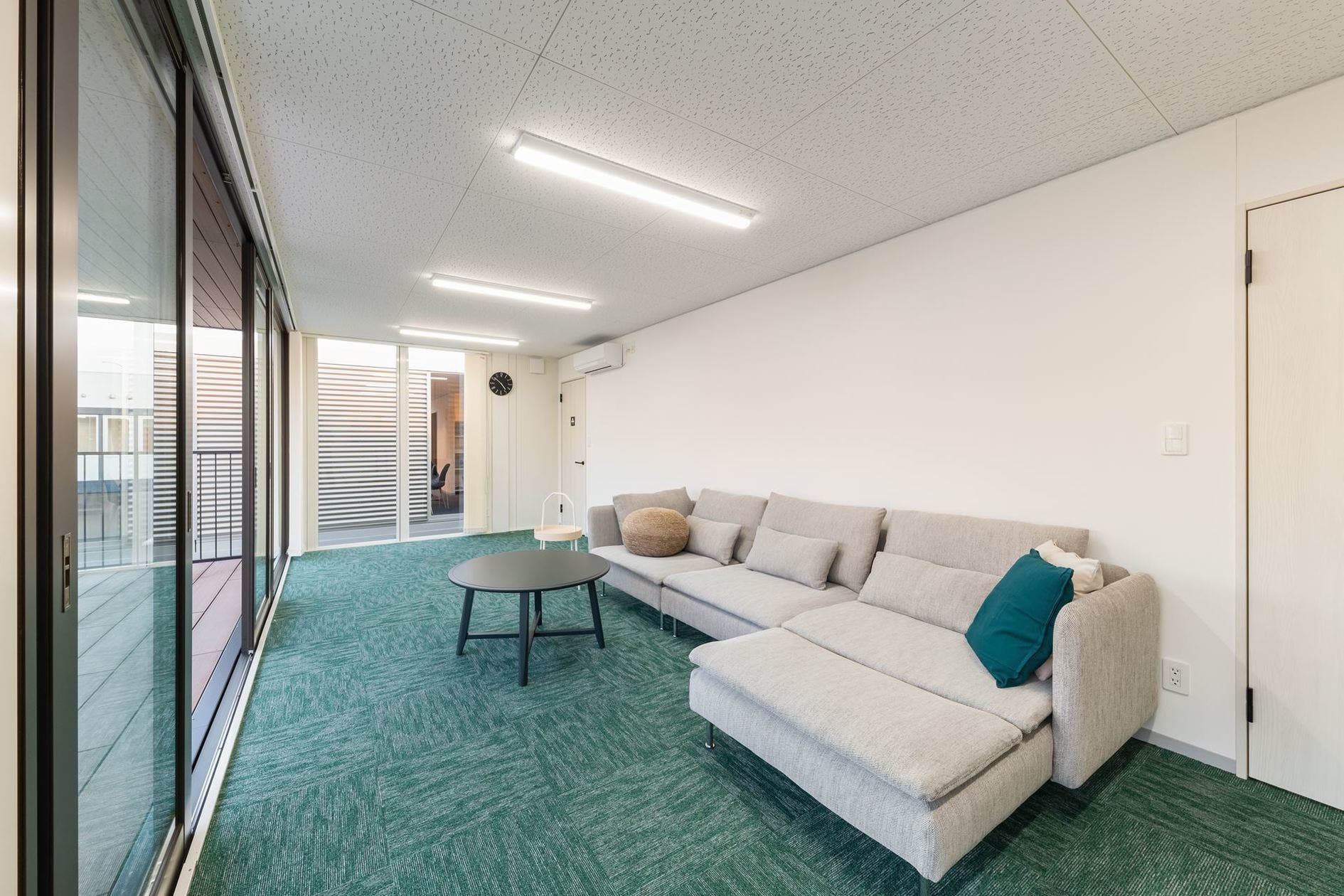 【Living2】✨U-SPACE木更津店✨リビングをイメージしたちょっとした集まりに最適のスペースです♪Wi-Fi/木更津市の写真1