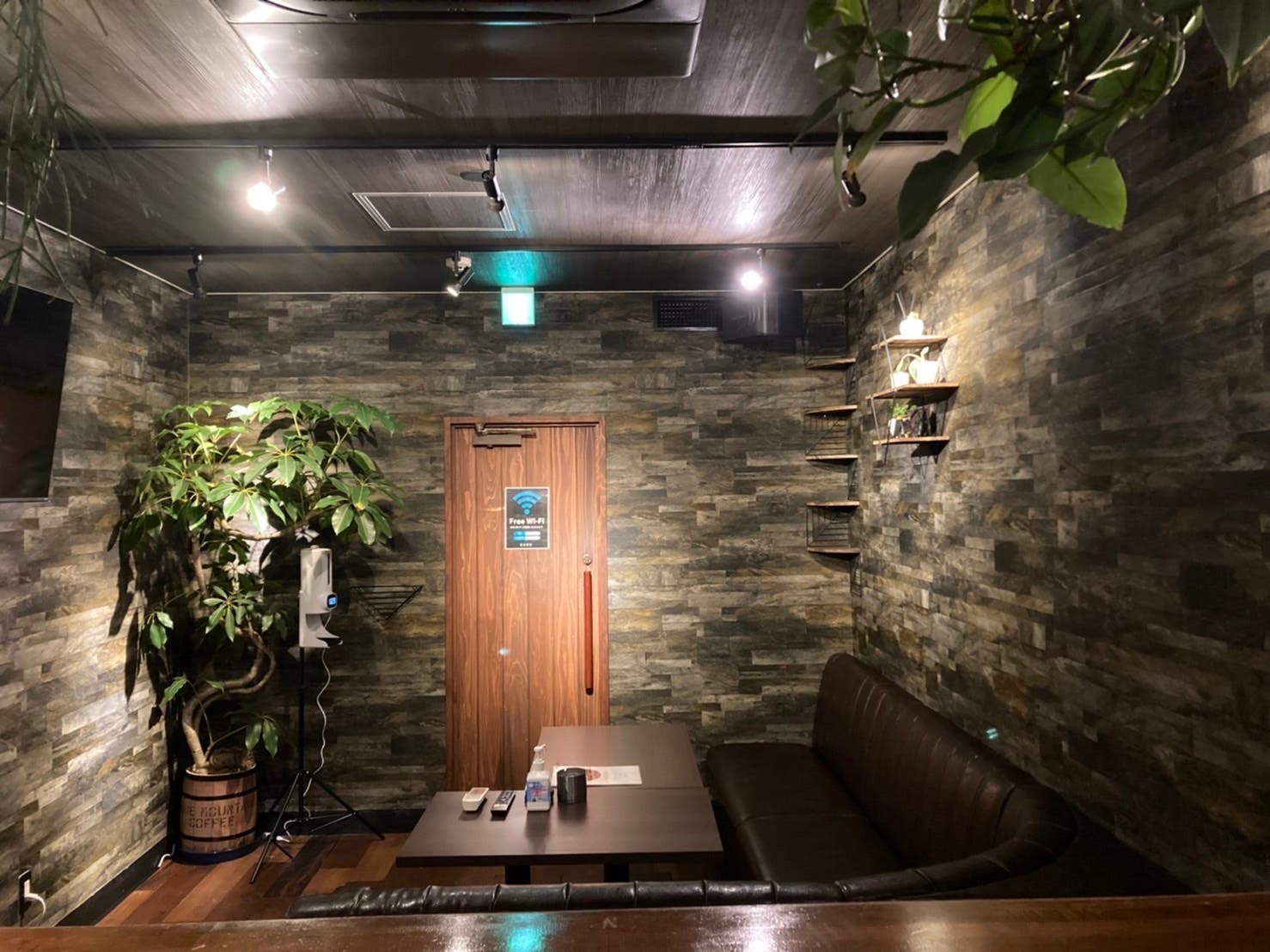 千葉中央駅から徒歩2分‼カラオケ付きレンタルルーム・女子会・飲み会・テレワーク・使い方自由‼コンビニ徒歩１分の写真3