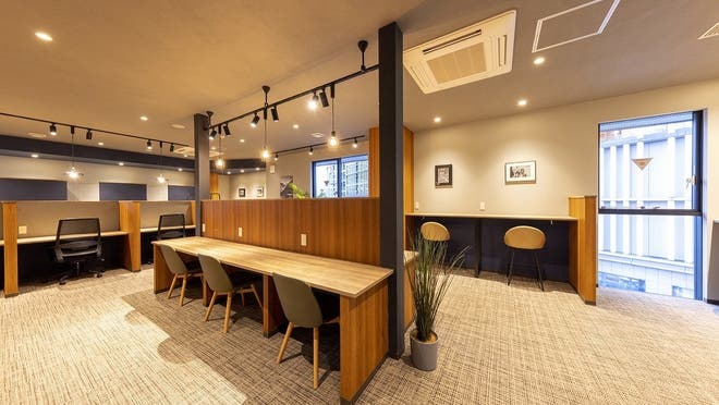 【BIZcomfort橋本】JR橋本駅から徒歩2分!6名用会議室#Wi-Fi#フリードリンク#付き。受付スタッフ滞在の写真3