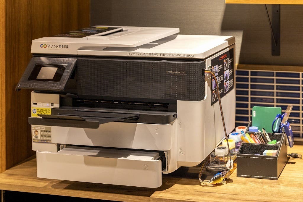 【BIZcomfort橋本】JR橋本駅から徒歩2分！6名用会議室＃Wi-Fi＃フリードリンク＃付き。受付スタッフ滞在の写真5