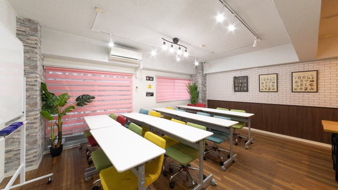 <ブライトン会議室>ゆとりある広い会議室⭐名古屋駅徒歩5分♪光回線Wi-Fi🛜プロジェクター🎥MTG/セミナー/ワークショップの写真3