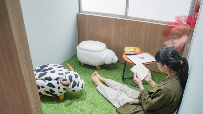 片原町駅徒歩1分!コワーキングスペースの写真1