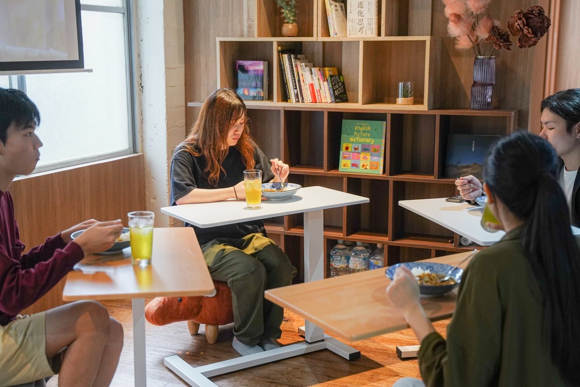 片原町駅徒歩1分！コワーキングスペースの写真8