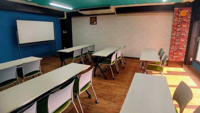 心斎橋駅から徒歩8分。週末長時間50%オフ!!【wifi、鏡、モニター、ホワイトボード、整体ベッド2台、ヨガマット】の写真5