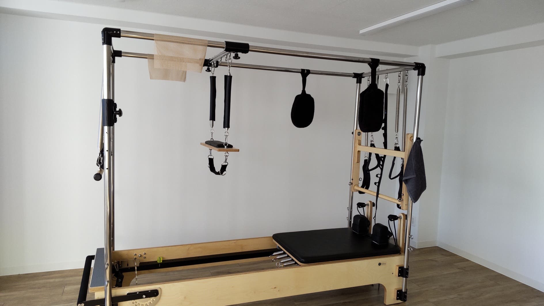 ピラティスマシン完備 四谷駅3分🚃広々空間/明るい綺麗なスタジオ🌈換気可 マット/ボール/リング/ポール等充実設備🧘‍♀️の写真11