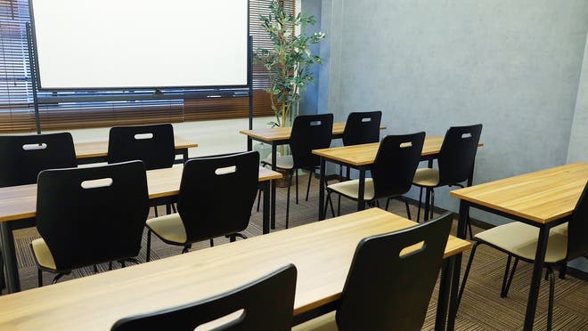 【神田駅北口30秒】プロジェクター/WiFi有り/完全個室/会議/打合せ/オンライン/ボドゲに最適/ForYouSpace内神田の写真4