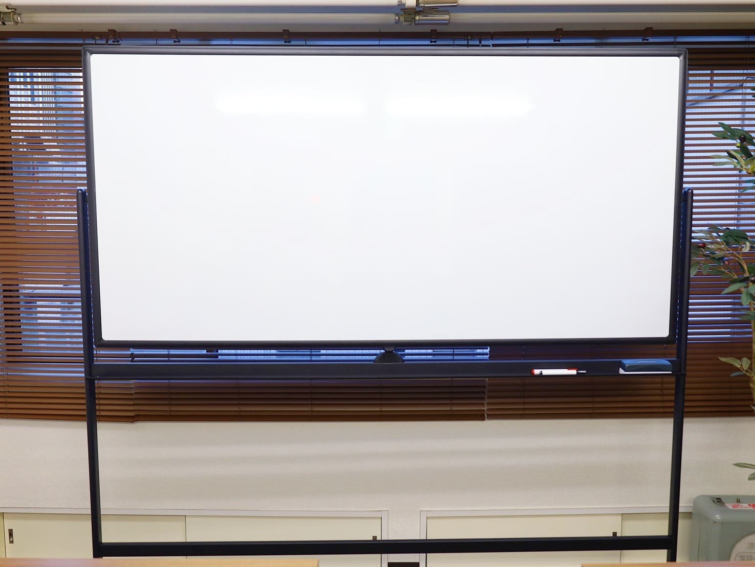 【神田駅北口30秒】プロジェクター/WiFi有り/完全個室/会議/打合せ/オンライン/ボドゲに最適/ForYouSpace内神田の写真7