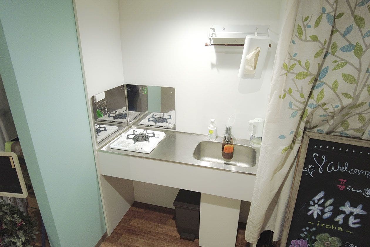 【鳥取駅徒歩５分/2階多目的スペース/彩花】リモートワーク,ギャラリー展示,撮影,レンタルサロン,各種パーティ,女子会などの写真6