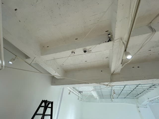 【中野富士見町駅徒歩1分】HP完成記念！高2.8×横5.5ｍ白ホリ、トップライトの打てるレンタル撮影スタジオの写真15