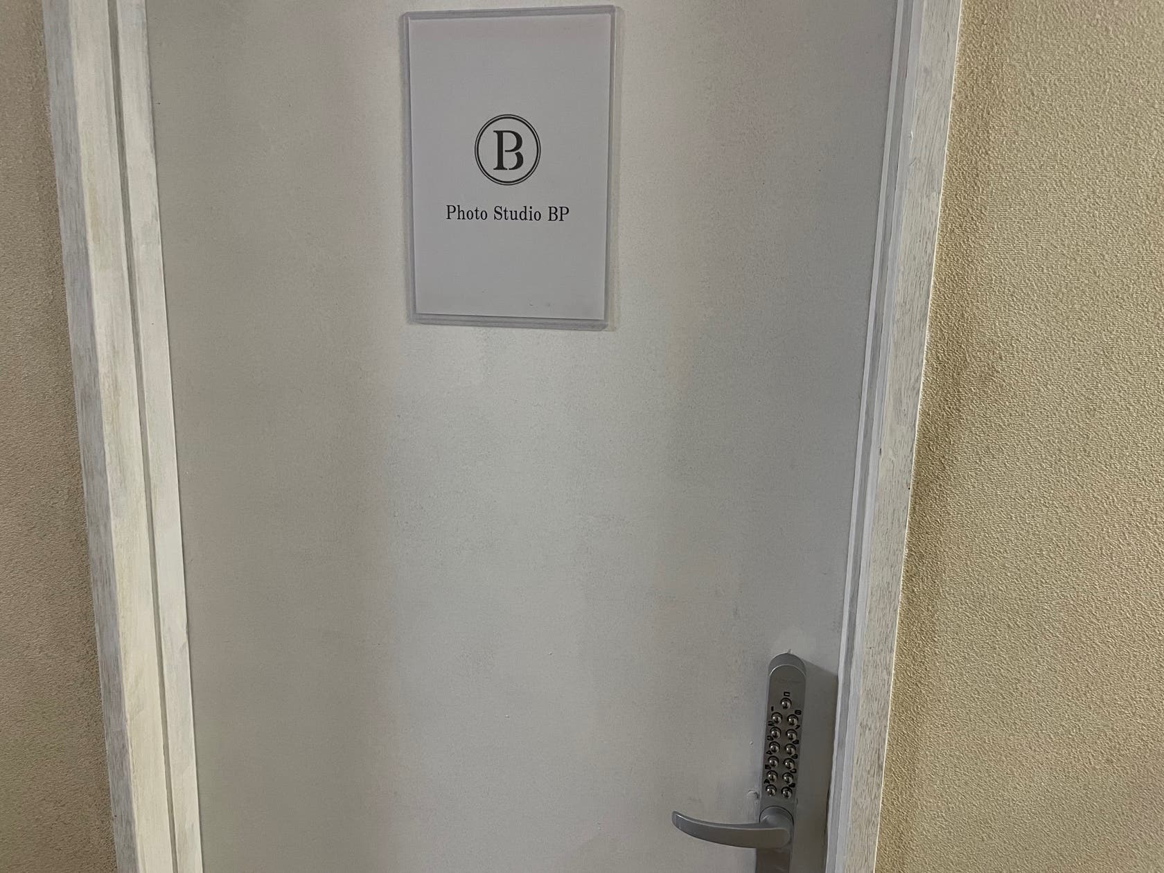 【中野富士見町駅徒歩1分】HP完成記念！高2.8×横5.5ｍ白ホリ、トップライトの打てるレンタル撮影スタジオの写真23