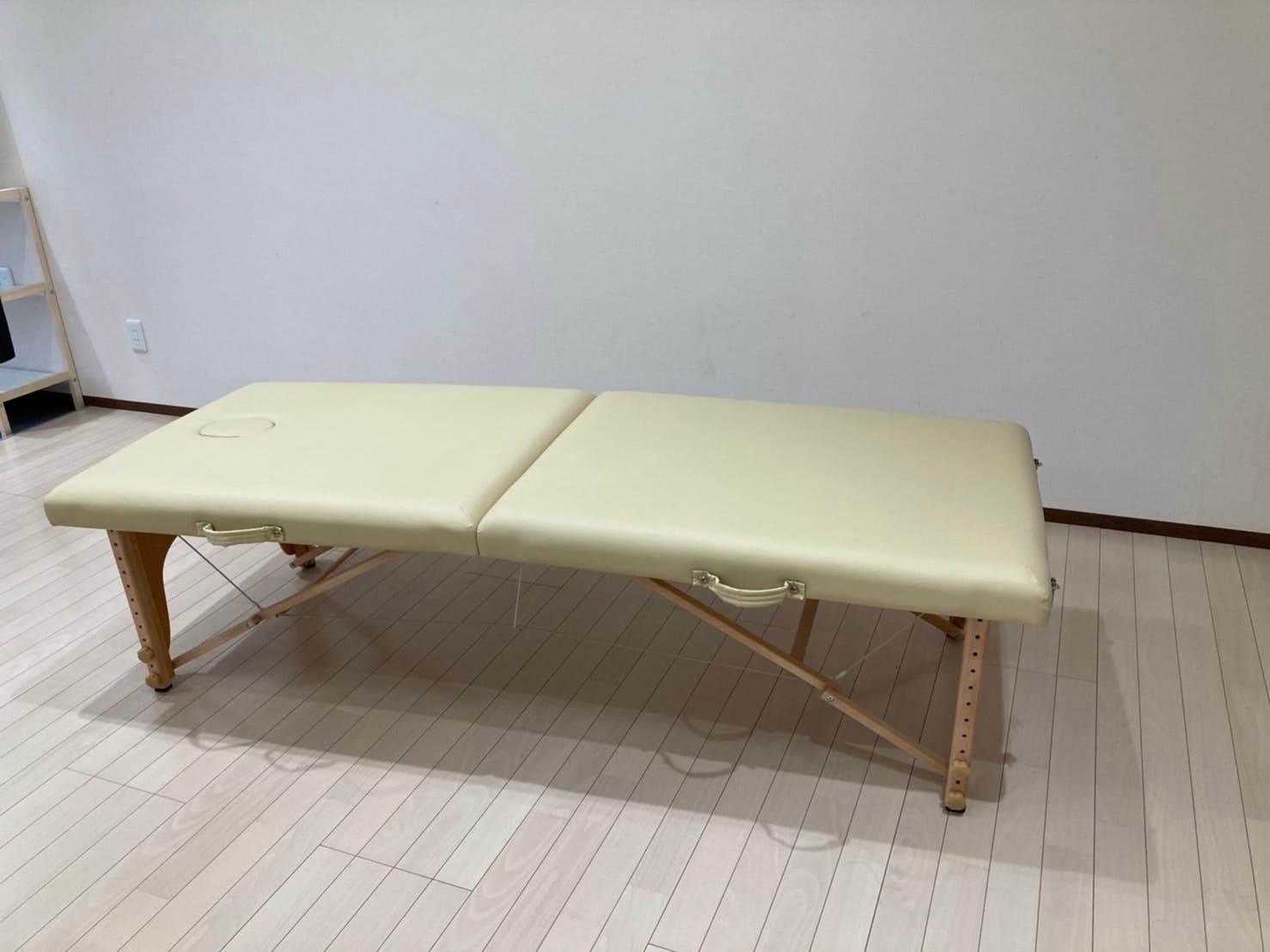 施術ベッドの画像1