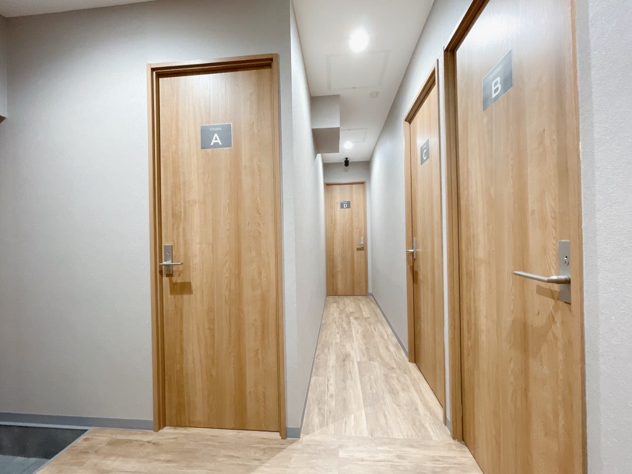 町田駅2分｜🉐格安｜24h｜高速WiFi｜モニター完備｜オンラインレッスン対応🕺｜町田ターミナル口店 Studio A［〜4名］の写真10