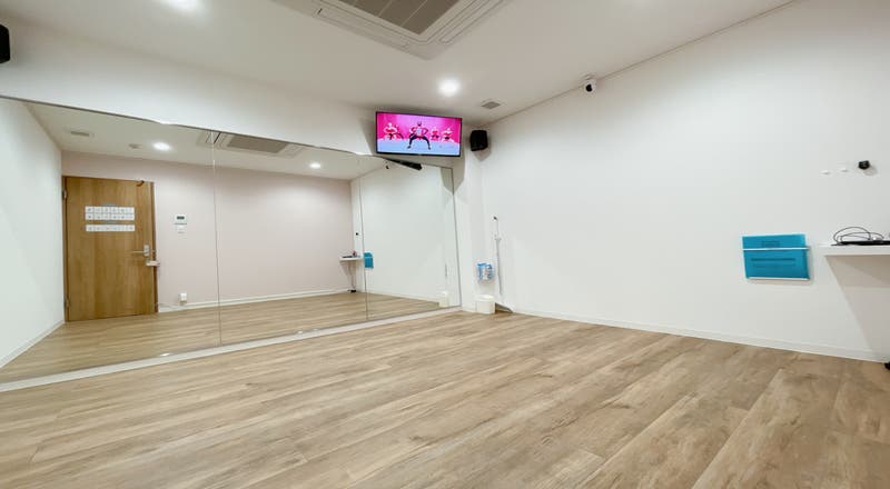 町田駅2分｜🉐格安｜24h｜高速WiFi｜モニター完備｜オンラインレッスン対応🕺｜町田ターミナル口店 Studio B［〜2名］
