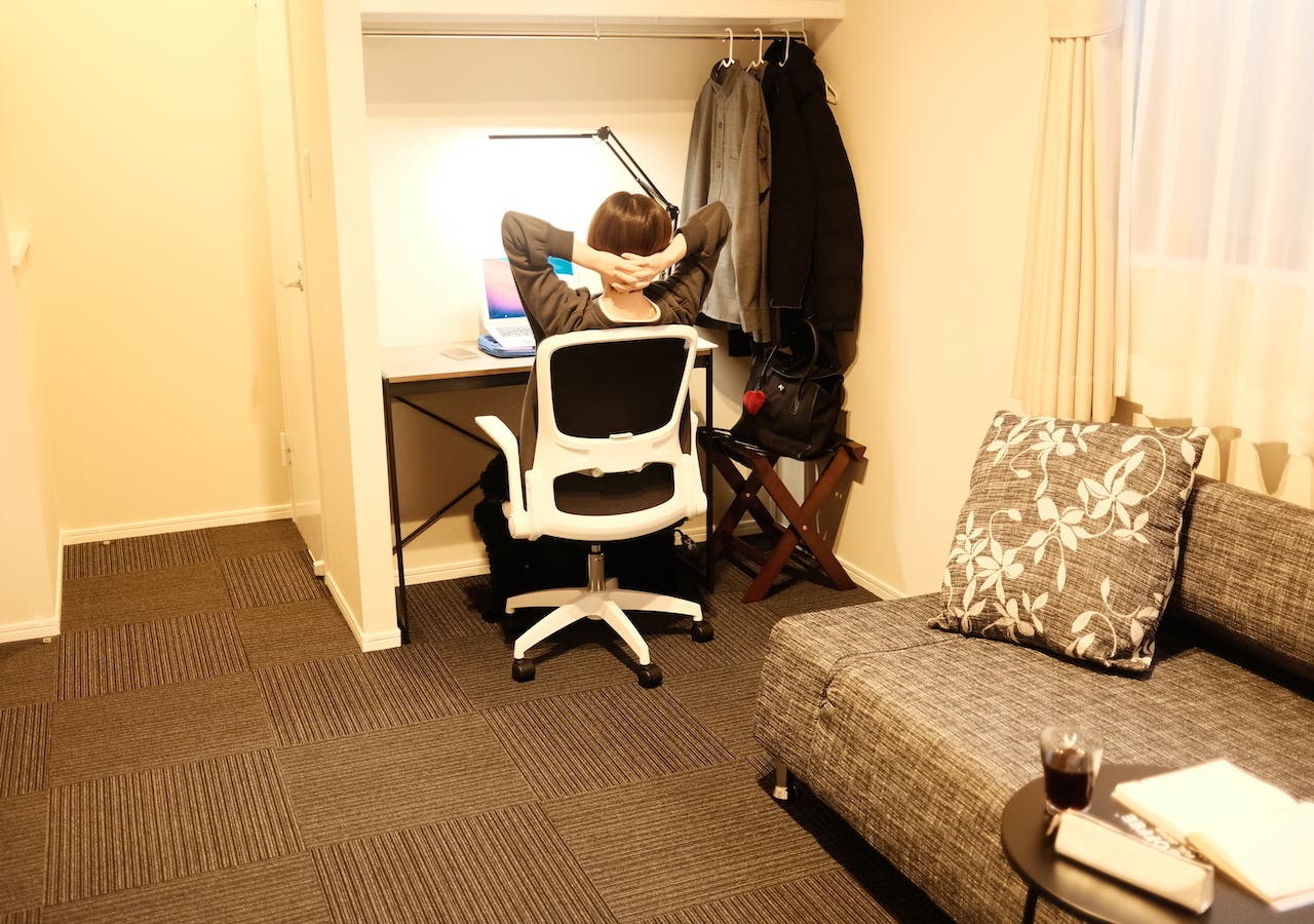 【京都駅徒歩圏内/世界遺産東寺すぐそば】カモンイン東寺東（A号室）鍵付き個室_作業用デスク、無料Wi-Fi有りの写真8