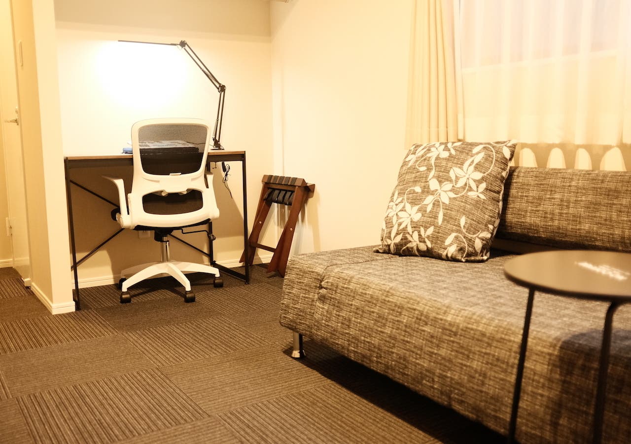 【京都駅徒歩圏内/世界遺産東寺すぐそば】カモンイン東寺東（A号室）鍵付き個室_作業用デスク、無料Wi-Fi有りの写真9