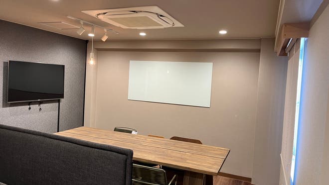 おひとり様での個室利用から6名様の小会議やオンラインミーティングに最適の写真4