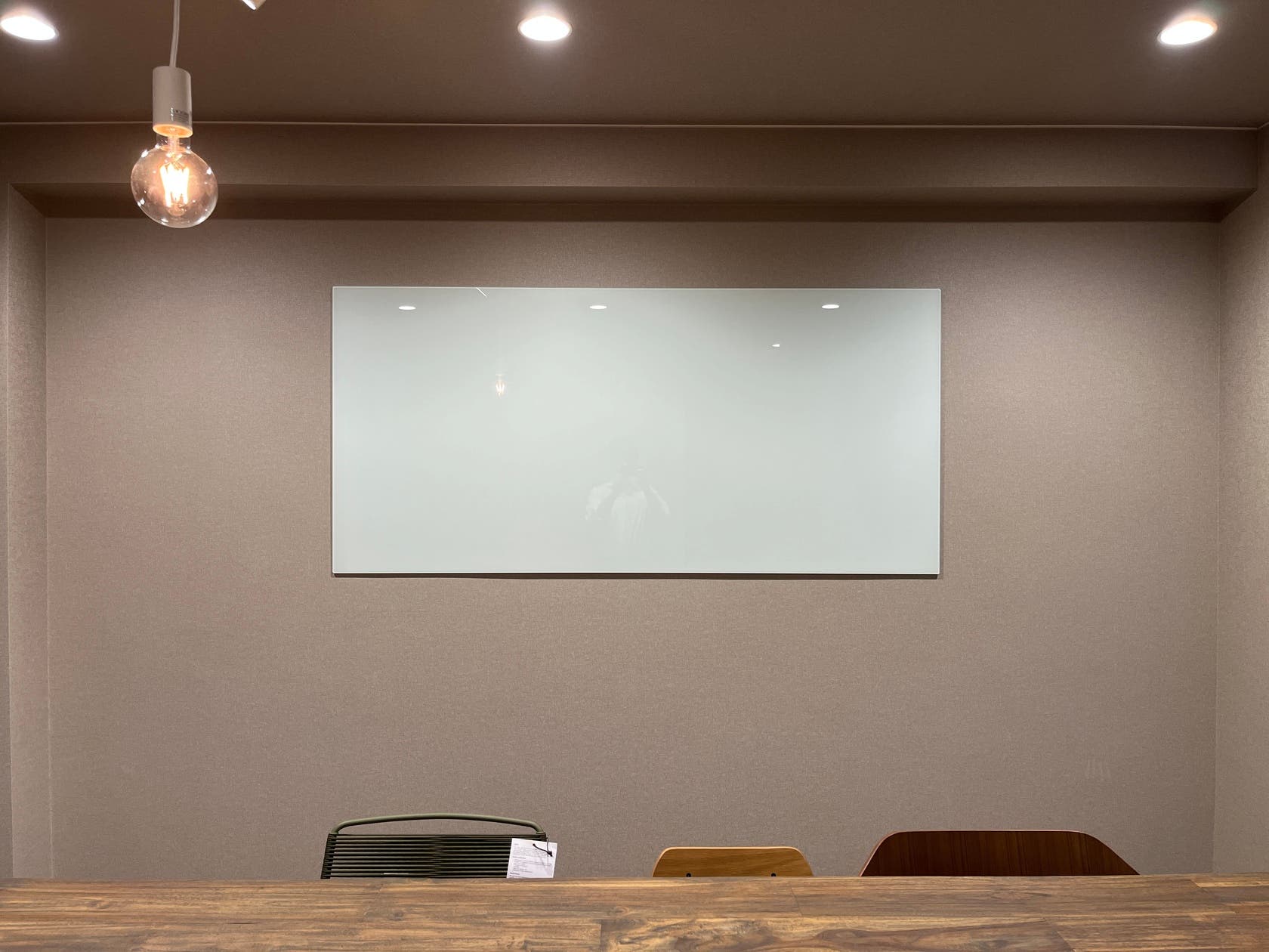 おひとり様での個室利用から6名様の小会議やオンラインミーティングに最適の写真10