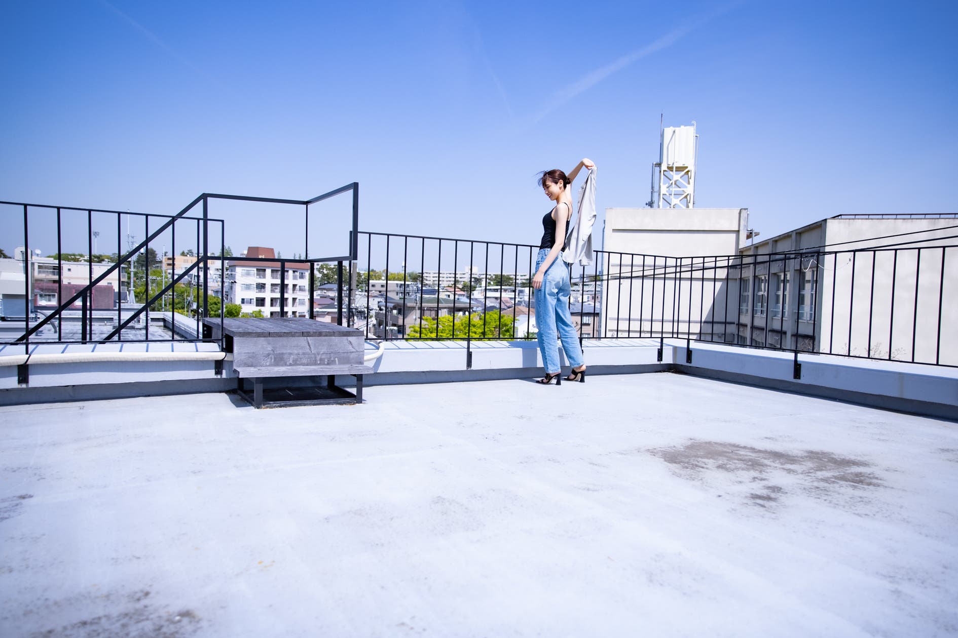 撮影をはじめ展示会、イベントスペースとしても！ パリのアパルトマンをイメージした本物のアンティークをお楽しみください。の写真10