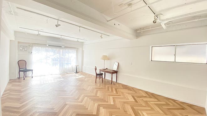 【saut studio】-南青山アドレス、窓から自然光が注ぐ、シンプルなスタジオ-の写真3