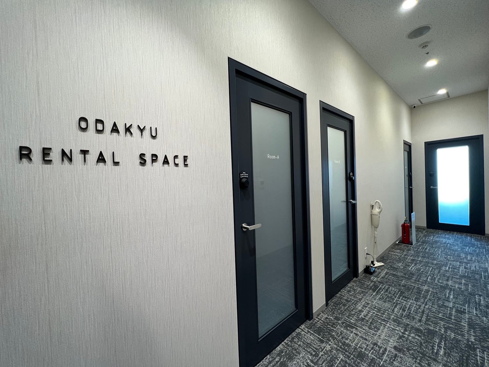 ＜小田急海老名貸し会議室A＞海老名駅徒歩2分！新築大型オフィス内✨10名収容！Wi-Fi/モニター無料！会議/セミナー/研修の写真10