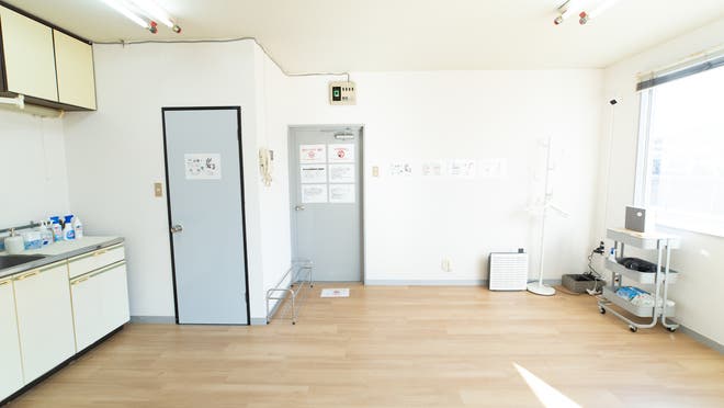 <市川駅1分>ダンスができるレンタルスタジオ/幅4.2m高さ1.8の鏡付き/少人数グループ・個人練習に最適の写真4