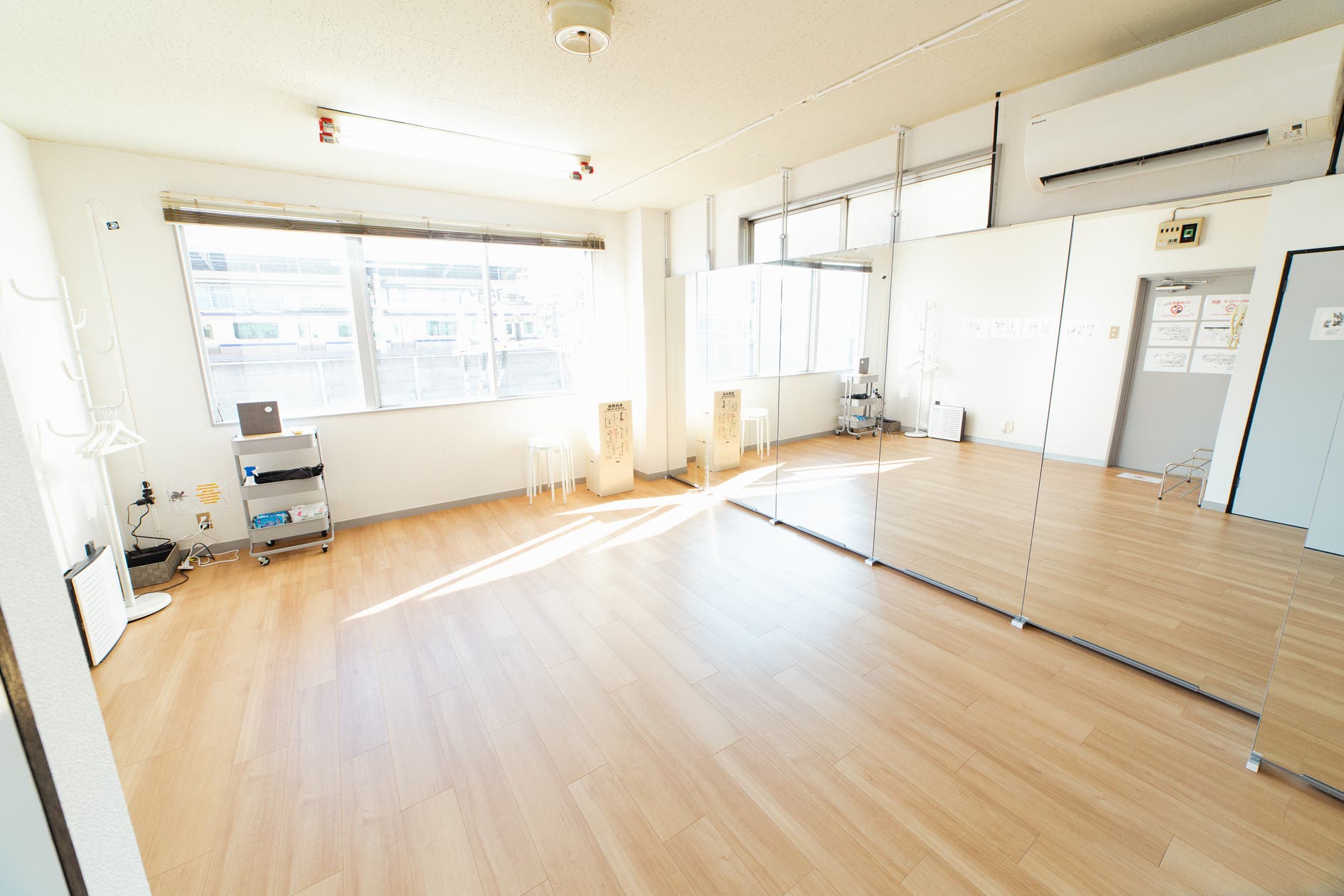 ＜市川駅１分＞ダンスができるレンタルスタジオ/幅4.2m高さ1.8の鏡付き/少人数グループ・個人練習に最適の写真11