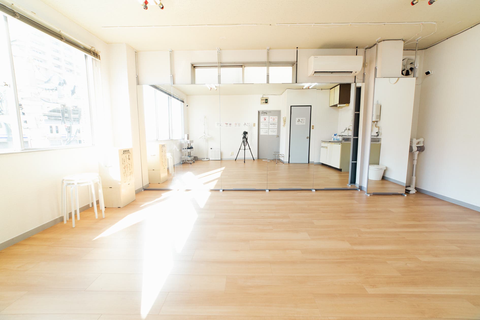 ＜市川駅１分＞ダンスができるレンタルスタジオ/幅4.2m高さ1.8の鏡付き/少人数グループ・個人練習に最適の写真15