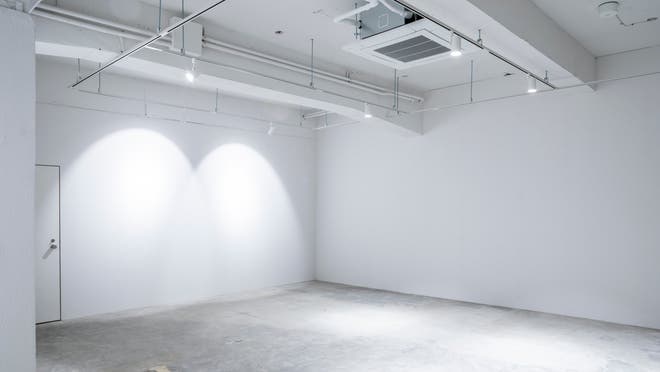 ☆セール中リニューアルグレー漆喰壁☆【レビュー10%オフ】ホワイトスペース・北窓自然光・天井高3m・グレー漆喰壁・フォトスタジオの写真7