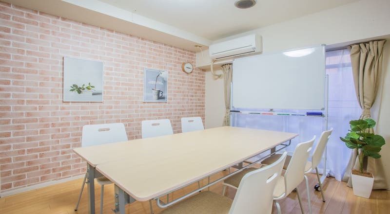 【伏見駅1分！10名利用可】綺麗な室内！WiFi・モニター・ホワイトボード全て無料！ふれあい貸し会議室 伏見B
