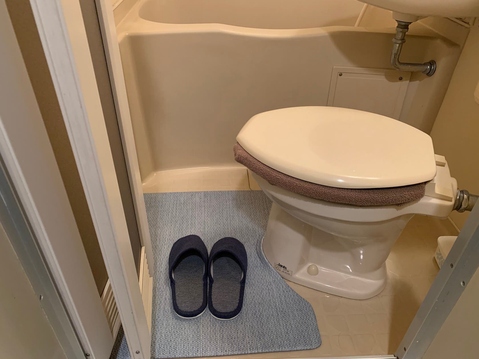 【稲毛駅4分】自然光たっぷり快適！完全個室！光Wi-Fi/モニター/テレワーク・会議・セミナー・面接・商談・撮影・朝活に最適の写真8