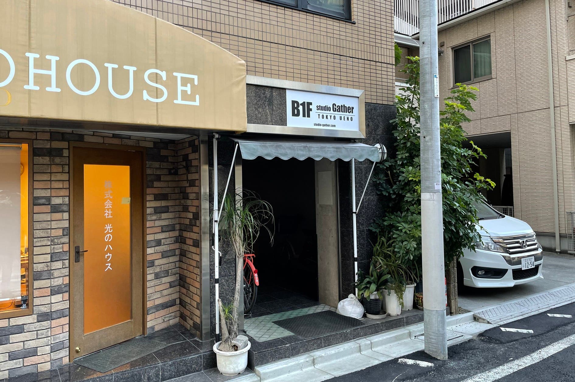 【本格撮影スタジオが1H/3300円〜】上野・浅草の天高2.8mの無料機材多数の超ハイコスパの撮影スタジオの写真15