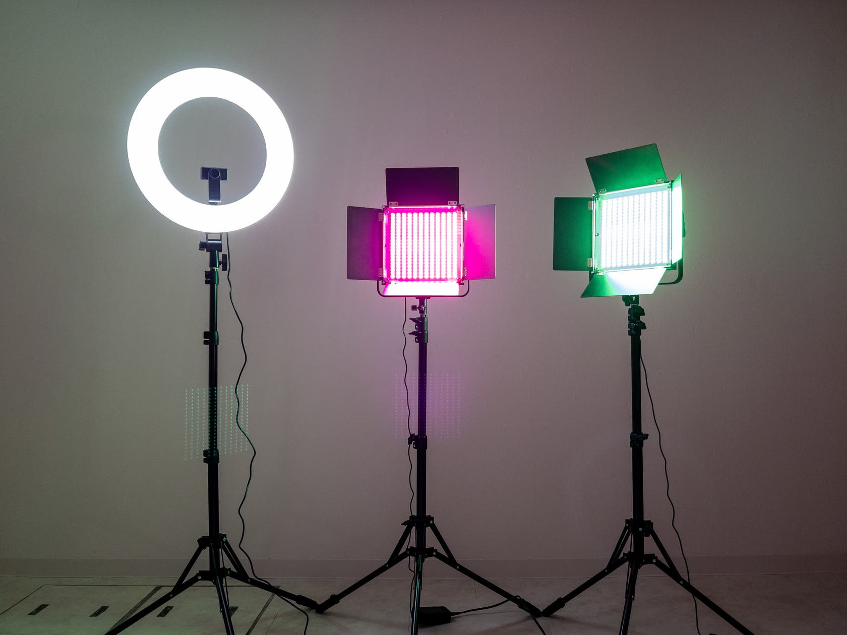 【本格撮影スタジオが1H/3300円〜】上野・浅草の天高2.8mの無料機材多数の超ハイコスパの撮影スタジオの写真19