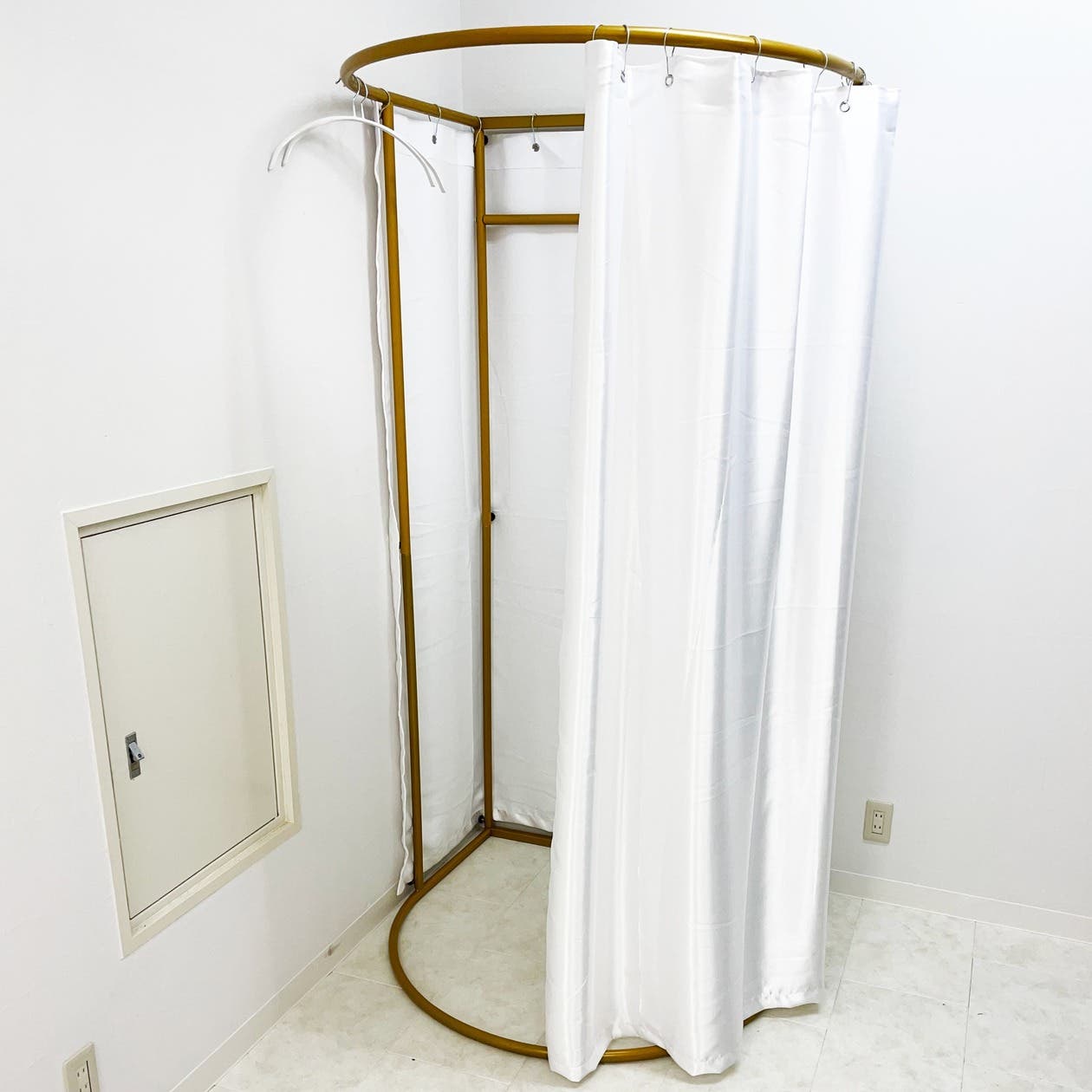 【本格撮影スタジオが1H/3300円〜】上野・浅草の天高2.8mの無料機材多数の超ハイコスパの撮影スタジオの写真16