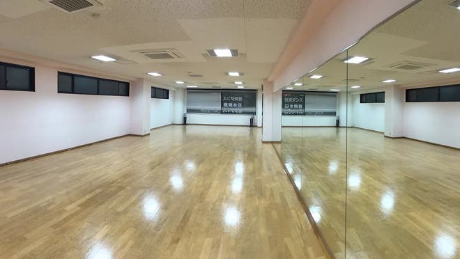 JR奈良、近鉄新大宮から徒歩6分。ダンスレッスンや練習、ヨガ、パーソナルトレーニング、ワークショップや販売会も使用歴ありの写真2