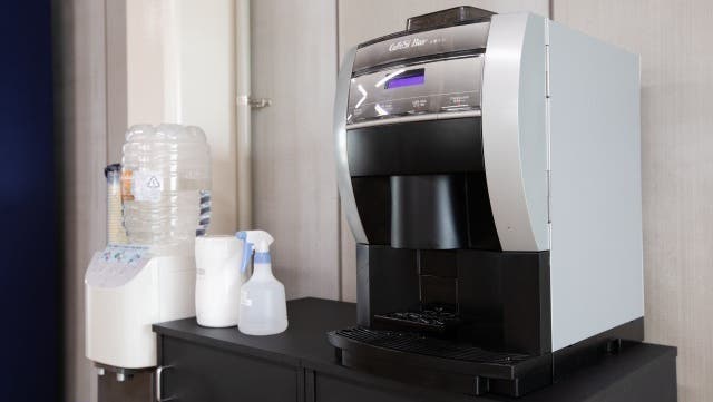 【8名様ミーティングルーム】フロア面積350坪の広々とした空間・リモート会議やテレワークにの写真3