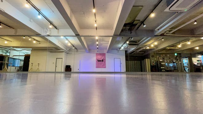 横須中央駅徒歩3分!!広いレンタルダンススタジオです!全面鏡張り23m舞台リハーサルにも最適です。の写真18