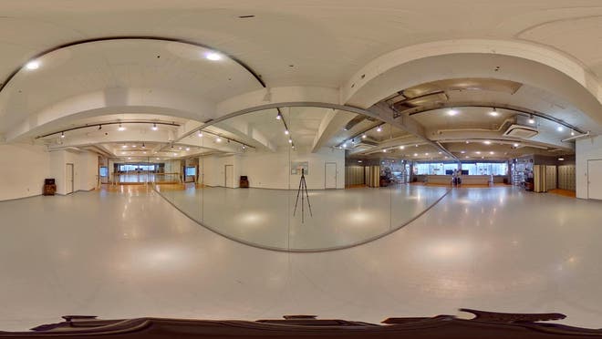 横須中央駅徒歩3分!!広いレンタルダンススタジオです!全面鏡張り23m舞台リハーサルにも最適です。の写真20