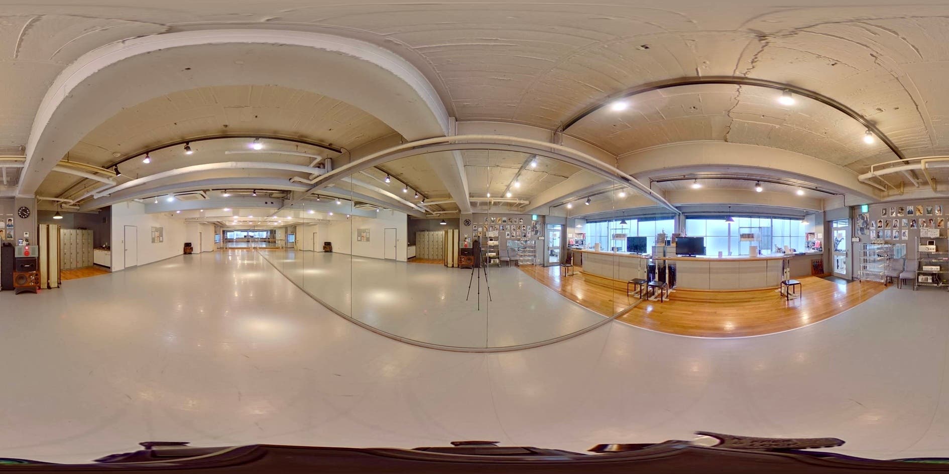 横須中央駅徒歩3分！！広いレンタルダンススタジオです！全面鏡張り23m舞台リハーサルにも最適です。の写真21