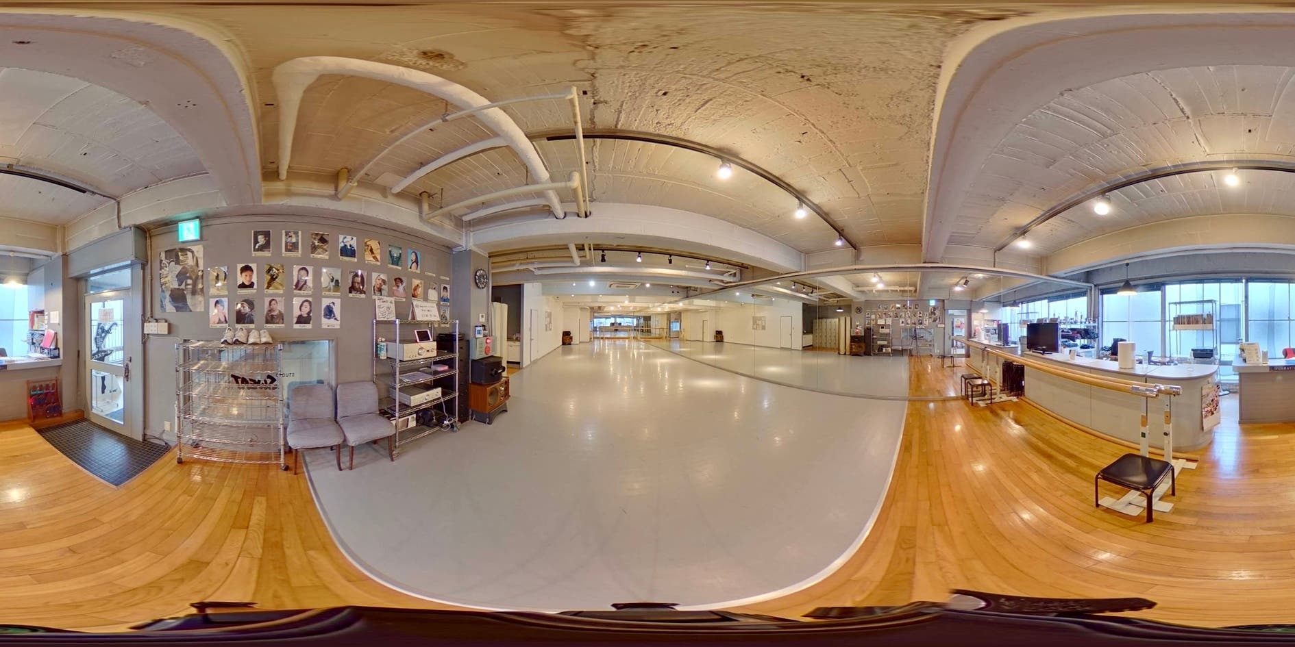 横須中央駅徒歩3分！！広いレンタルダンススタジオです！全面鏡張り23m舞台リハーサルにも最適です。の写真23