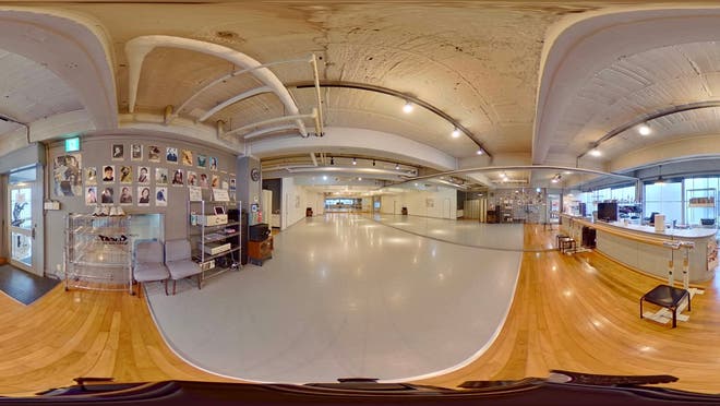 横須中央駅徒歩3分!!広いレンタルダンススタジオです!全面鏡張り23m舞台リハーサルにも最適です。の写真23