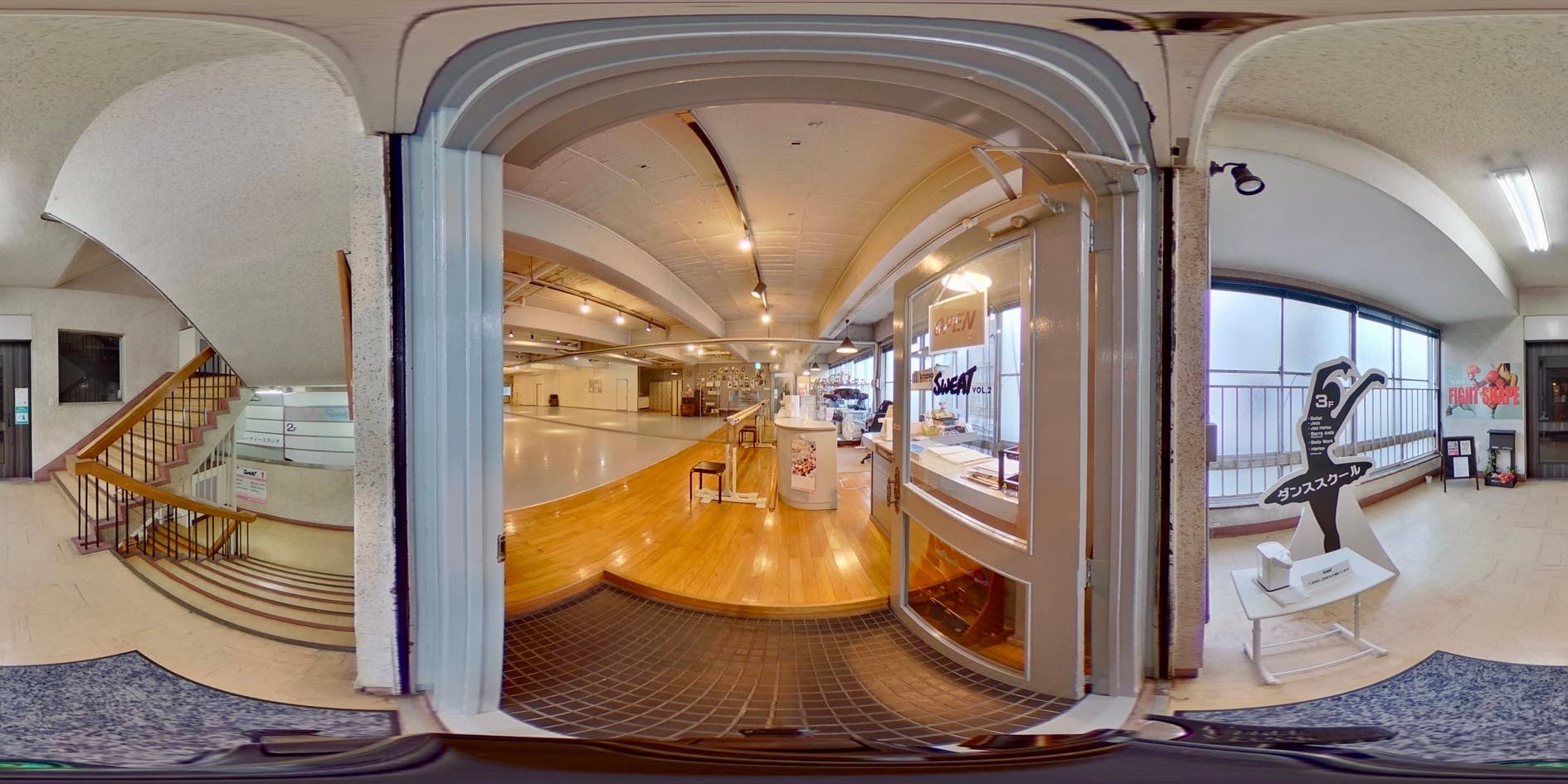 横須中央駅徒歩3分！！広いレンタルダンススタジオです！全面鏡張り23m舞台リハーサルにも最適です。の写真24