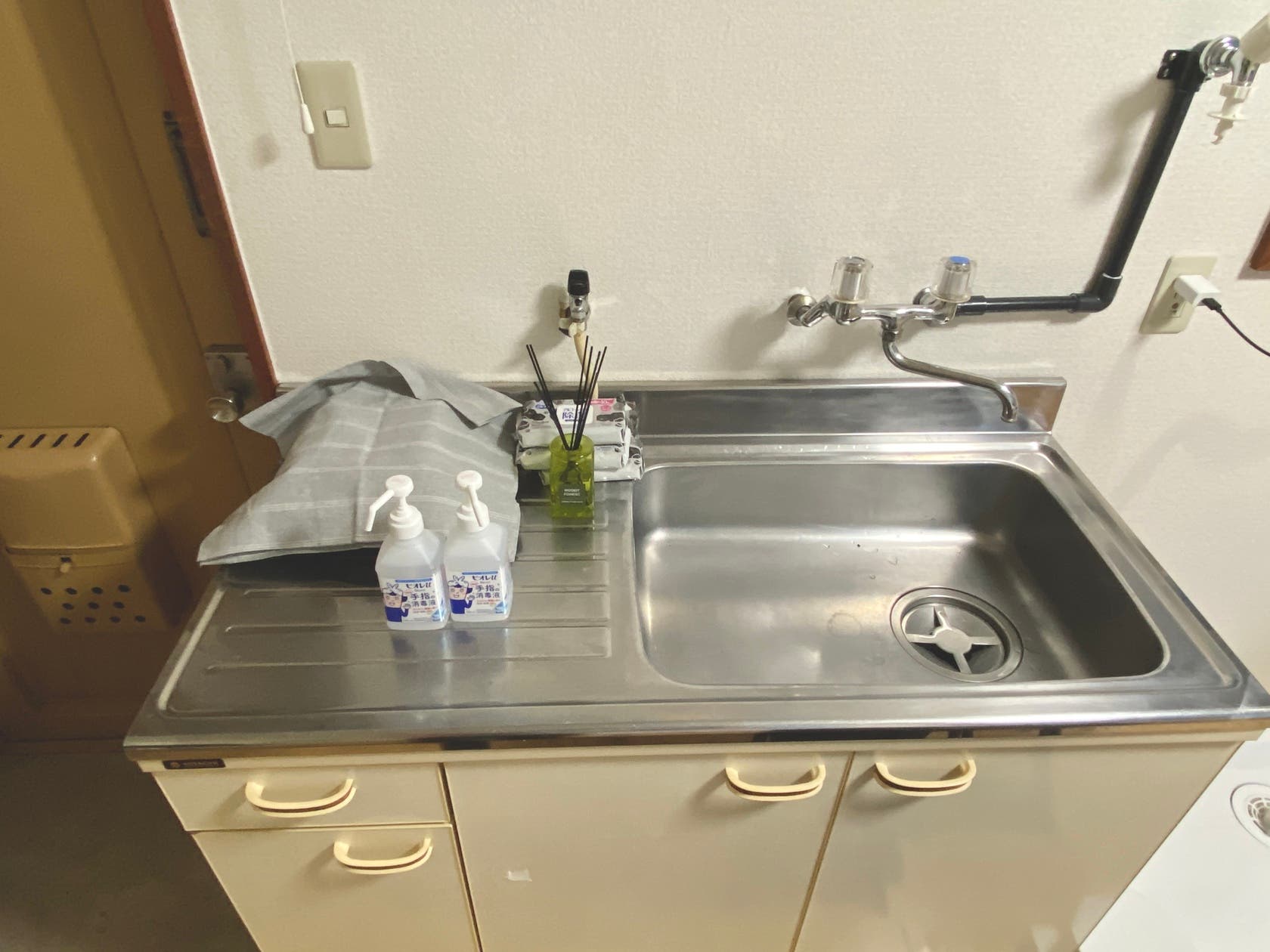 小倉駅から徒歩4分！12名着席可能でテレワークに最適な綺麗なレンタル会議室の写真5