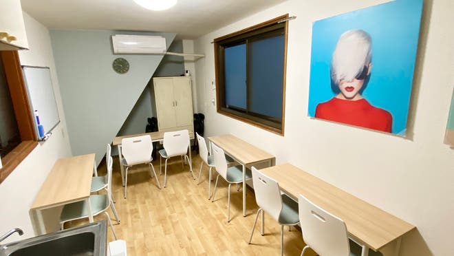 小倉駅から徒歩4分!12名着席可能でテレワークに最適な綺麗なレンタル会議室の写真7