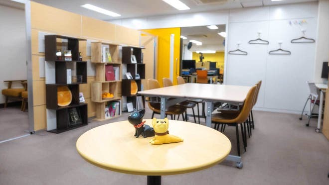 2つの背景 × 豊富なセット、個性あふれる撮影体験。中央区築地の配信スタジオの写真10