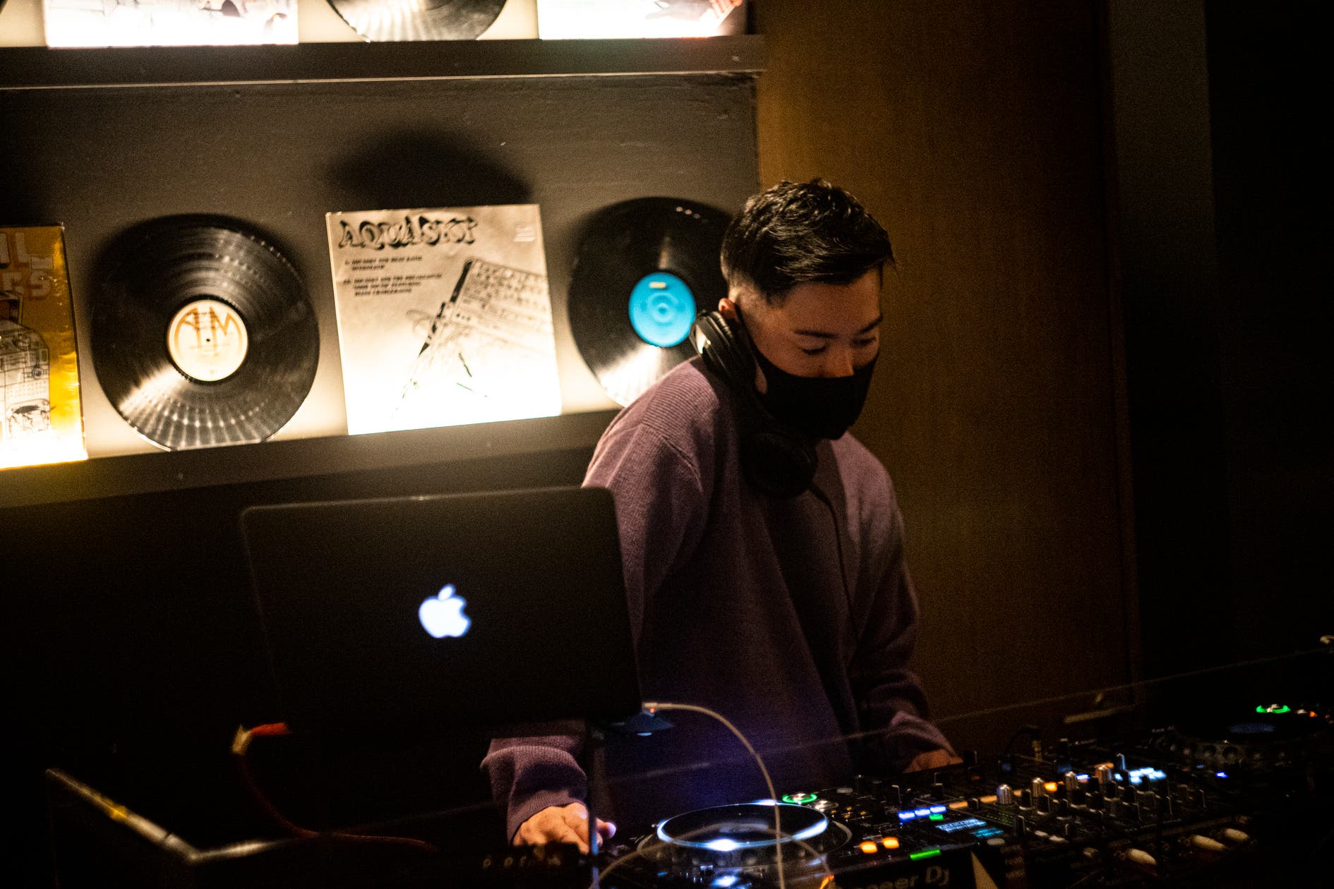 【音響設備・大型スクリーン完備！】60名まで収容可能のお洒落なSOUND BARの写真6