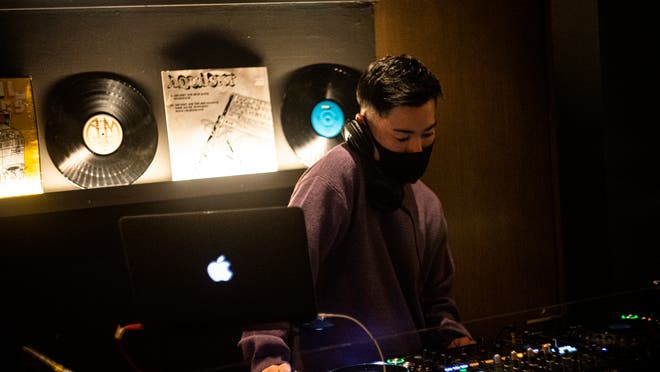 【音響設備・大型スクリーン完備!】60名まで収容可能のお洒落なSOUND BARの写真6